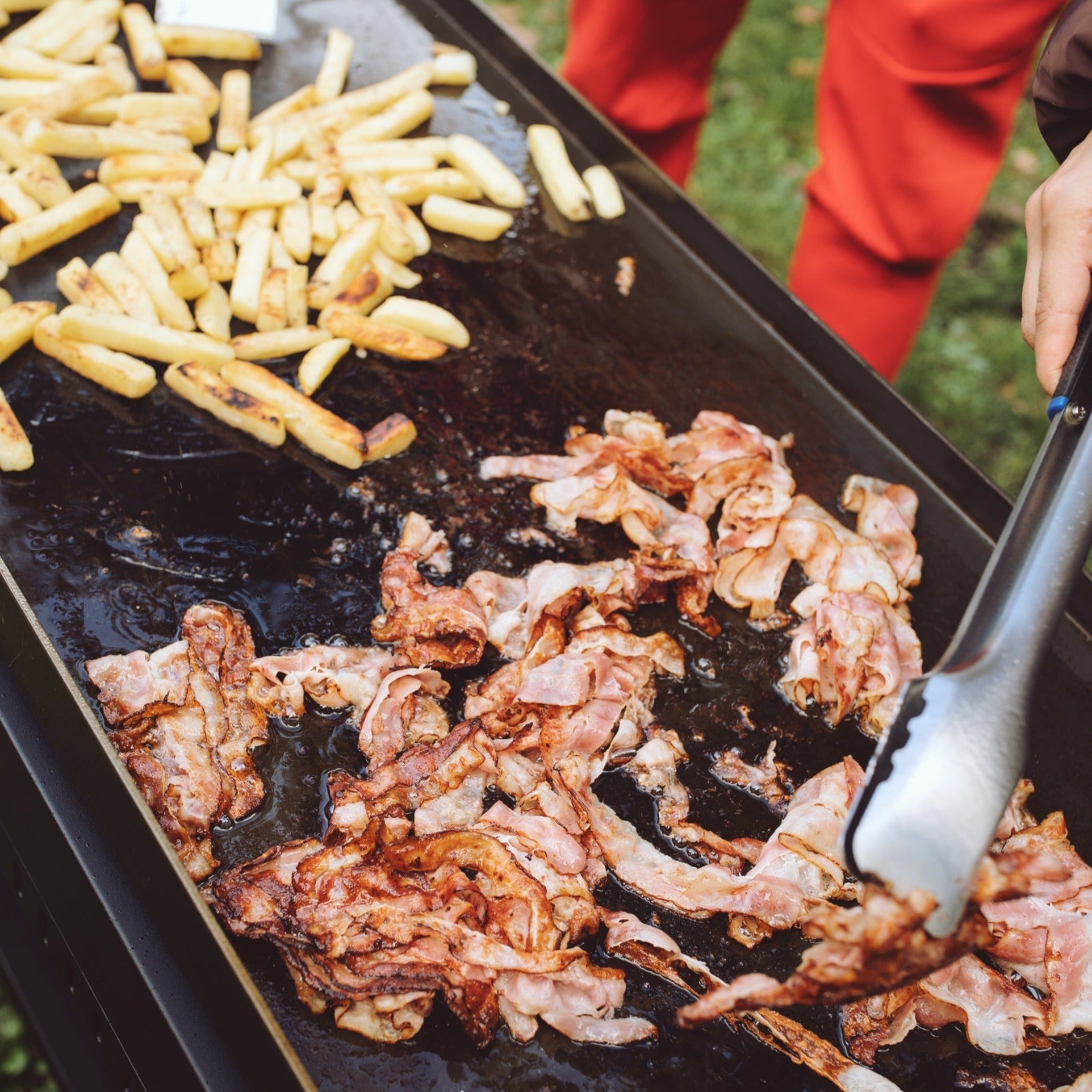 Deluxe 37" Inch 4-Burner Griddle with FREE 5 Piece Accessory Kit– Razor ...